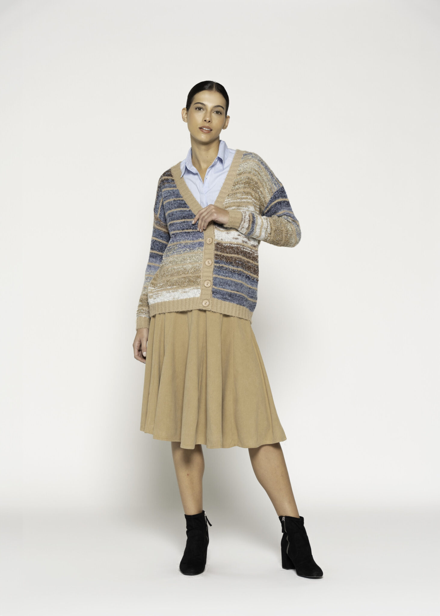 CARDIGAN A RAYAS BEIGE Y AZUL CON BOTONES | Emporio García